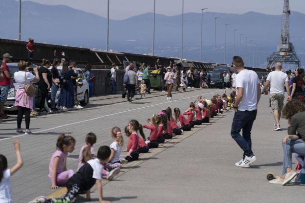Najdužom gimnastičkom špagom na svijetu od 2248 metara oboren ...